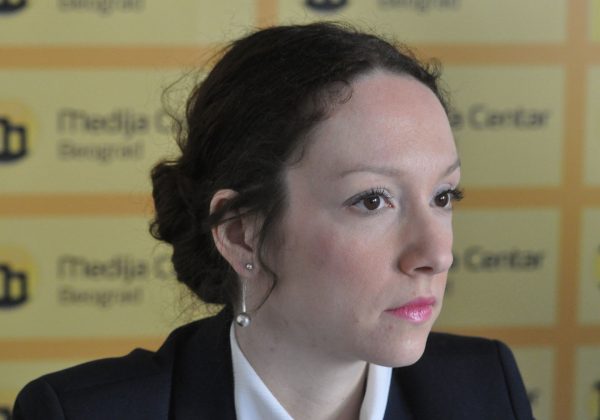 Sofija Mandić: Vučić zaubert eine Kandidatin aus dem Hut – Vreme