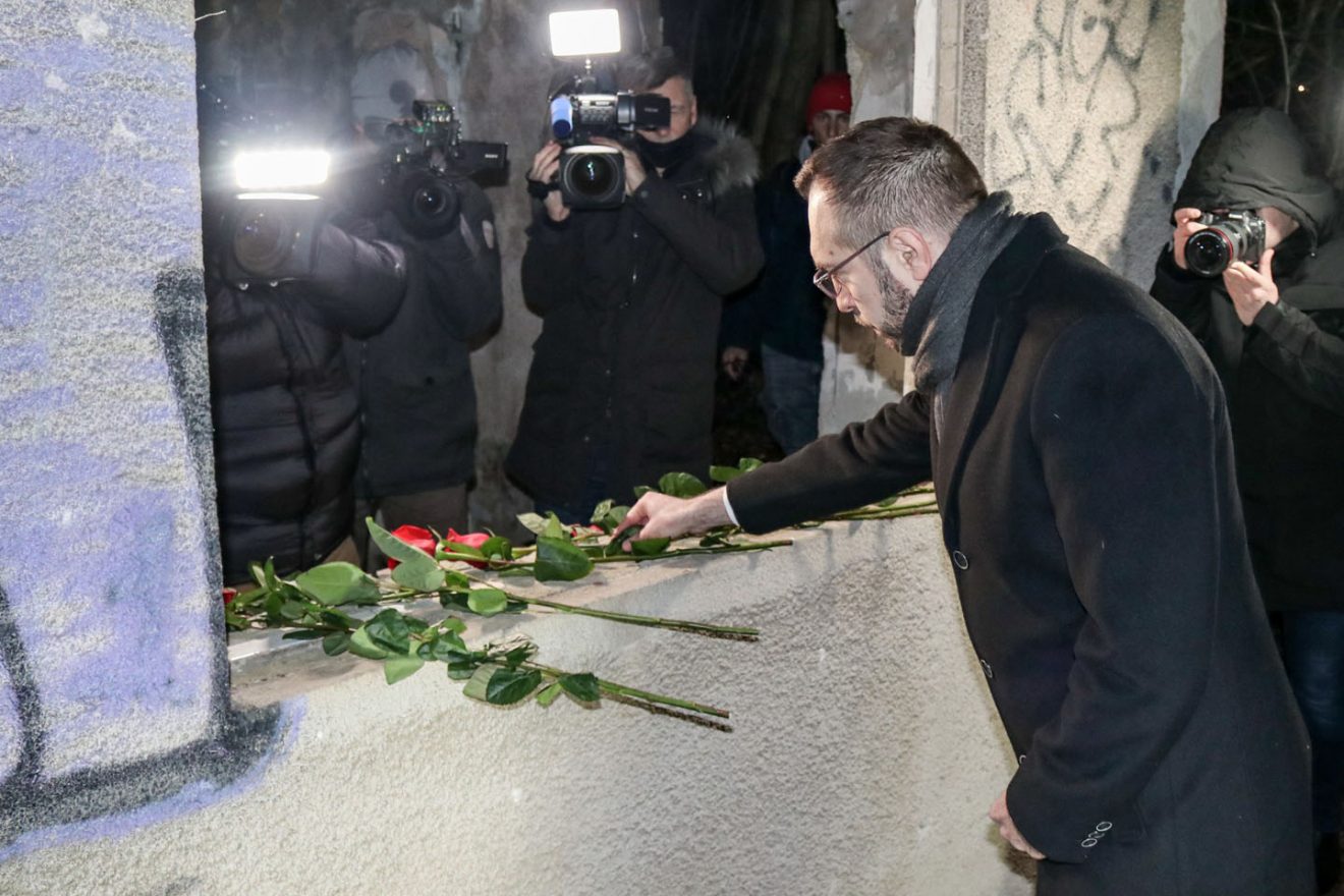 Zagreb: Memorial plaque to the Zec family - Vreme