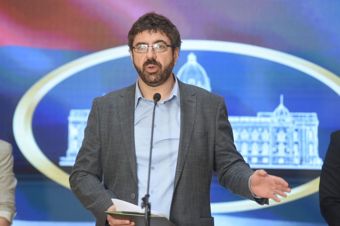 Radomir Lazović: Alle vertuschen die Wahrheit über das Blutvergießen in ...