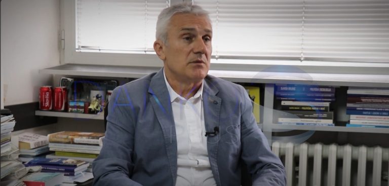 Slaviša Orlović unterzeichnete seinen Rücktritt und gab sein Mandat ...