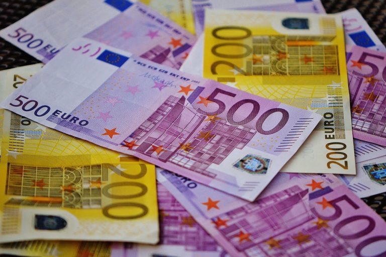 Ko u Srbiji zarađuje preko 3000 evra mesečno i koliko ih ima - Vreme