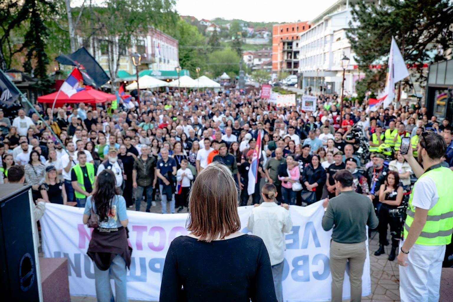 Aleksandrovac: Zid srama, prvi zbor i dobrodošlica za komšiluk - Vreme