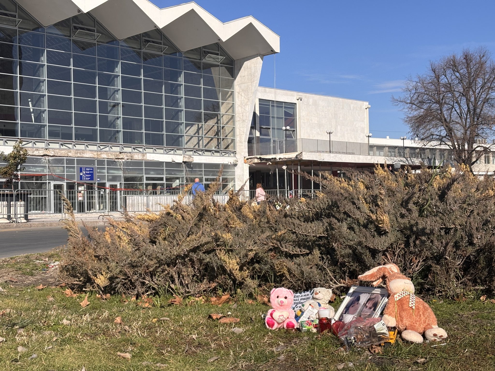 What is holding back the investigation into the tragedy in Novi Sad? - Time