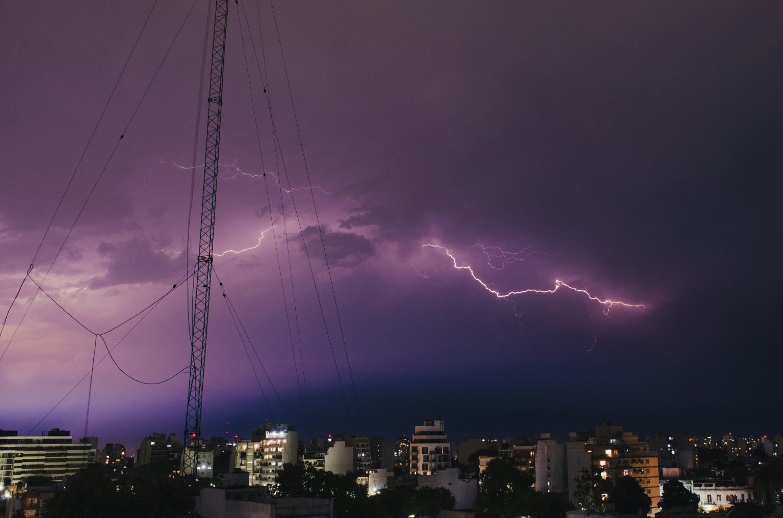 Radioactive lightning rods on roofs in Serbia: Where are they located ...