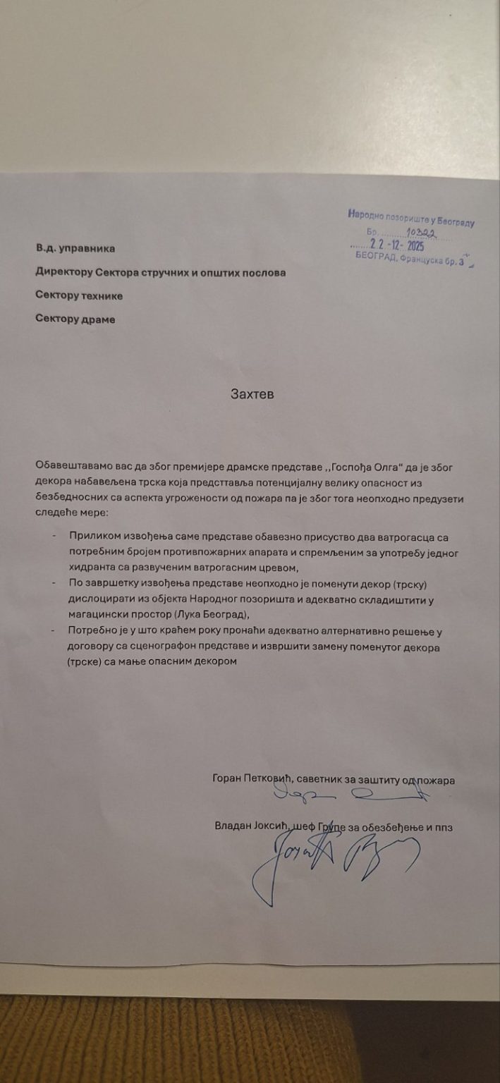 National Theater: Warning due to inflammable reed before the premiere ...